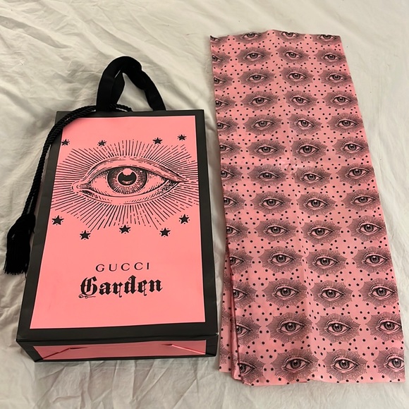Bags | Authentic Gucci Garden Paper Bag With Branded Tissue Paper ...